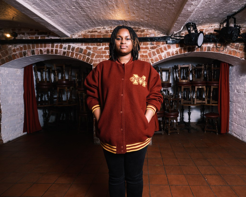 Pull Back The Curtain – Simon Peter Green